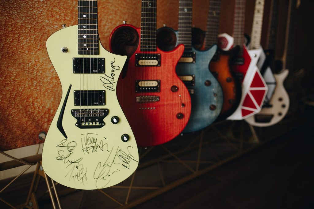 Ukrainian Guitars for the World Market • Ukraїner